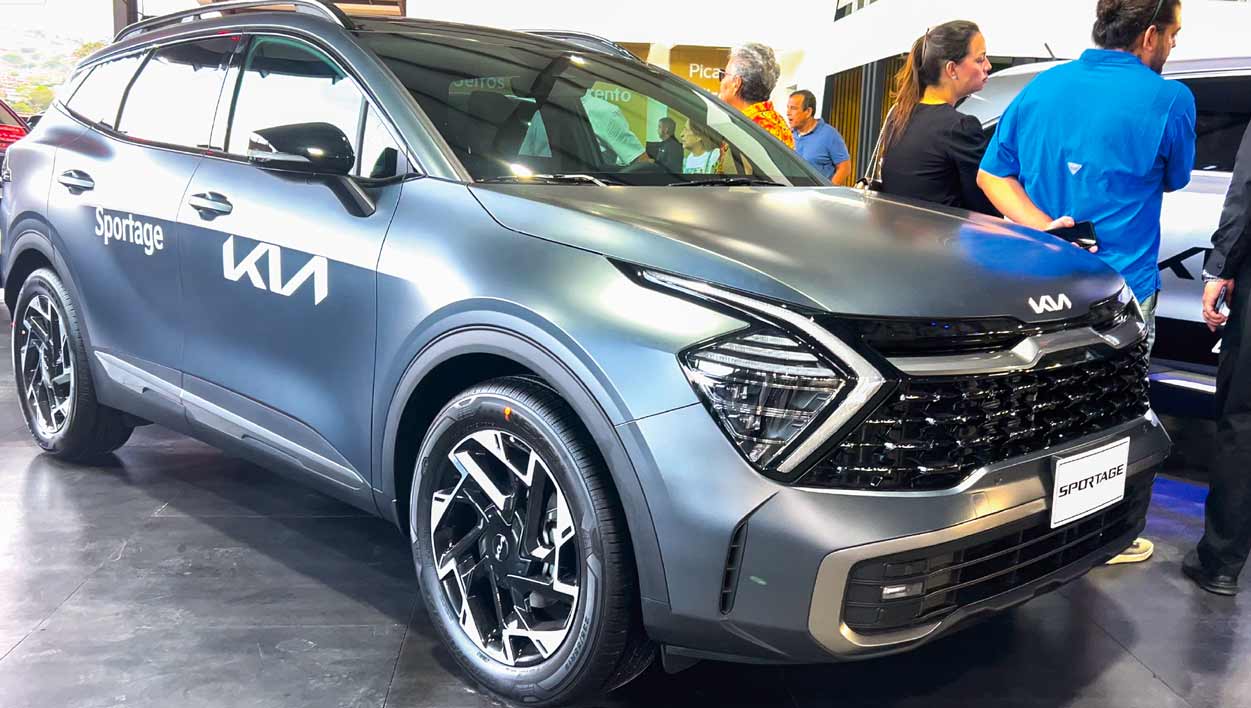 Kia trae su nuevo modelo eléctrico y uno híbrido